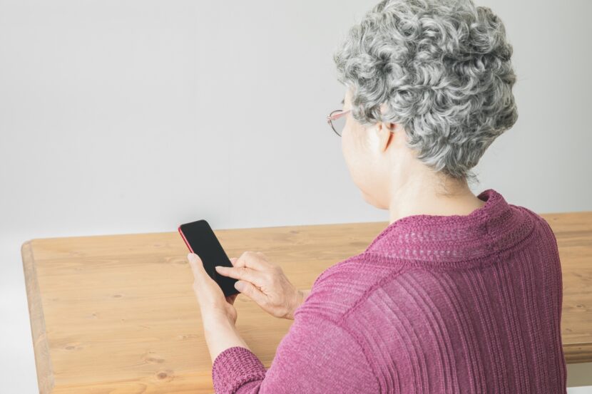 【シニア女性のスマホ事情】実際はどうなの?シニア女性のスマホ利用のリアルとは